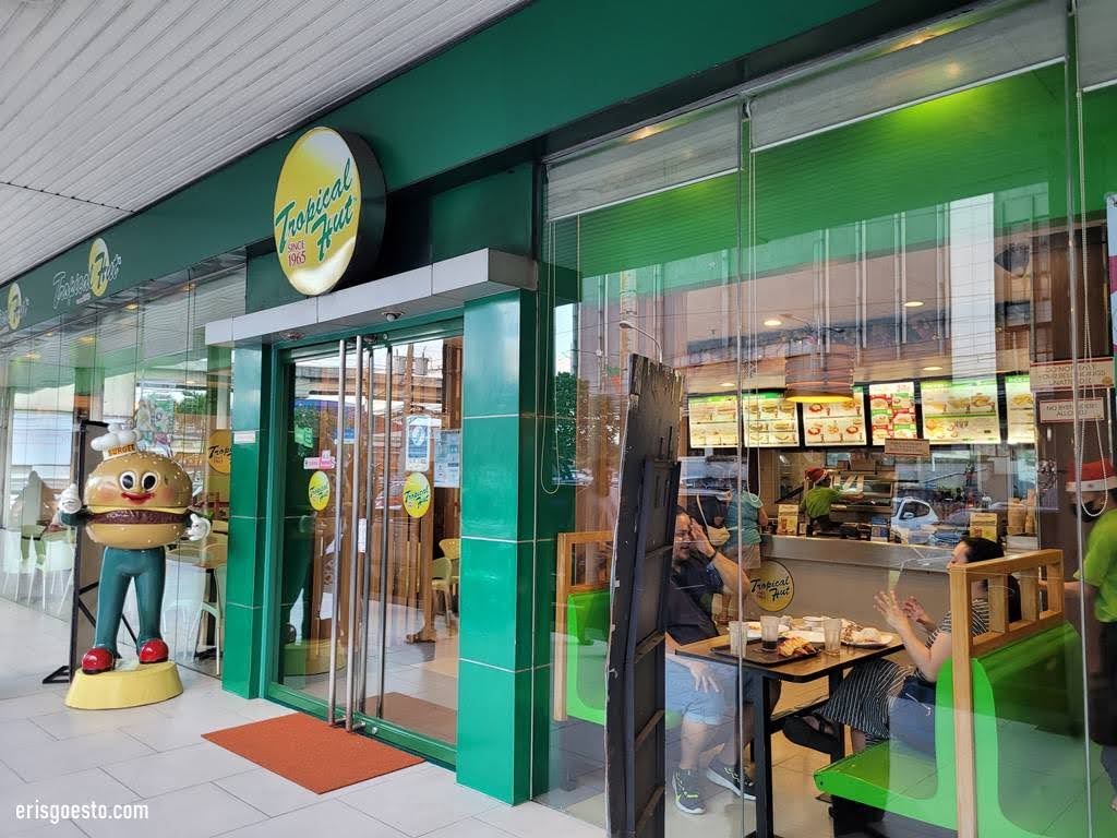 Trying the “Original Burger of the Philippines” @ Tropical Hut, Q Plaza ...